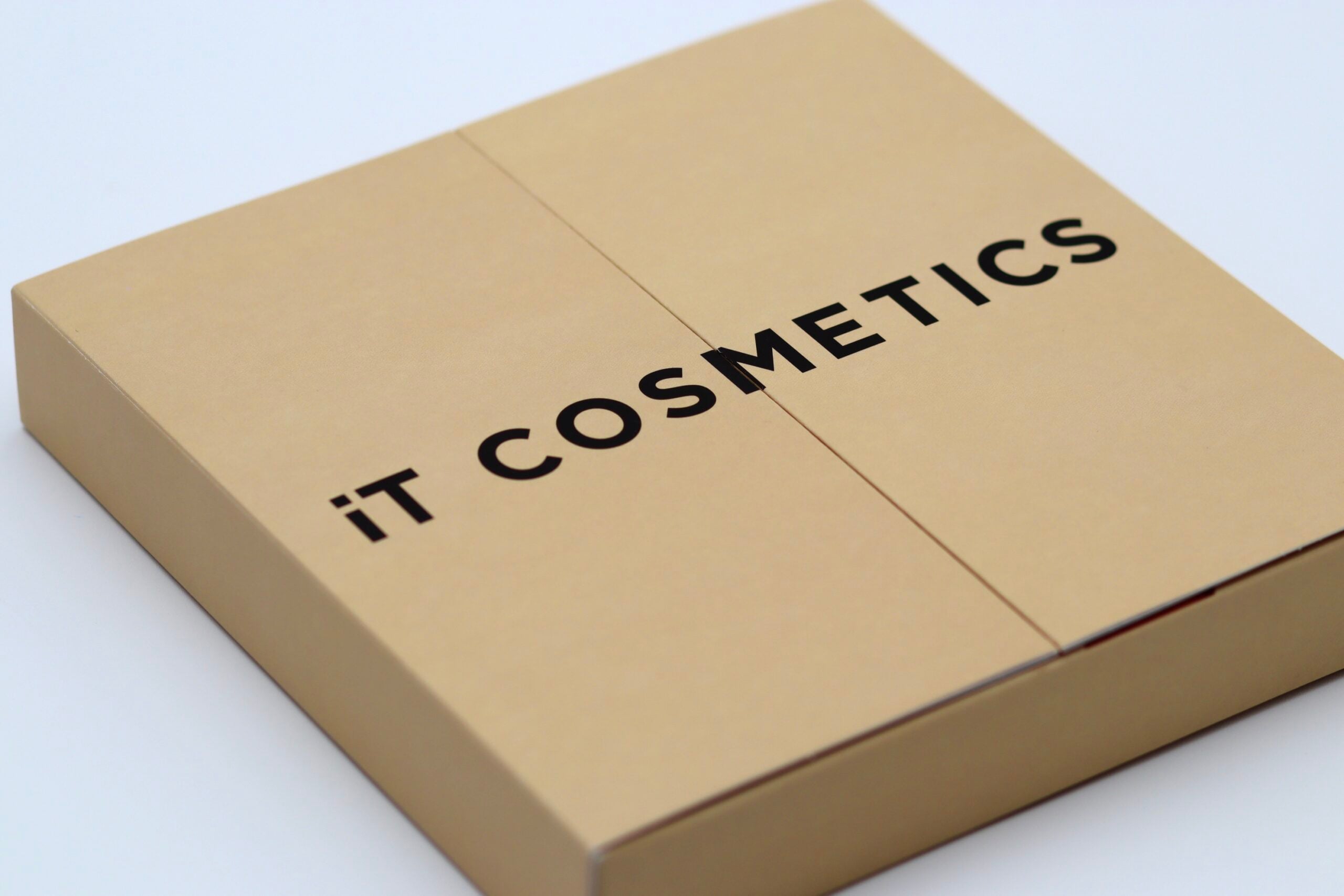 iT Cosmetics "Bye Bye" Dual Launch Influencer Kit - Information Packaging